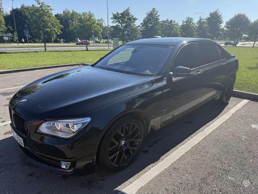 Melns BMW 750 2014 Klaipėda, ar dzinēja tilpumu 2.99 L un nobraukumu 200 tūkst. km par 22000 €, foto 5 vietnē AUTOMOTO.COM.LV
