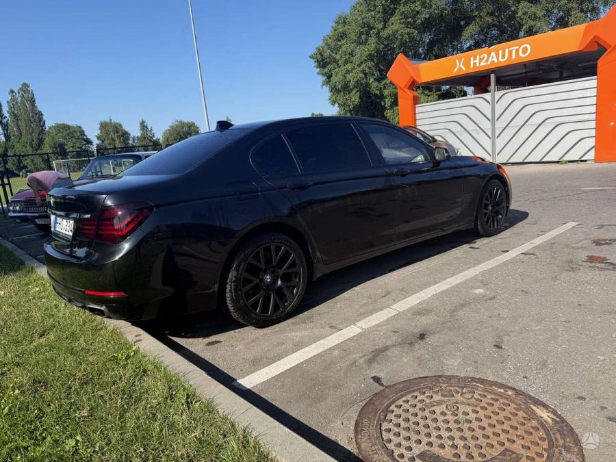 Melns BMW 750 2014 Klaipėda, ar dzinēja tilpumu 2.99 L un nobraukumu 200 tūkst. km par 22000 €, foto 6 vietnē AUTOMOTO.COM.LV
