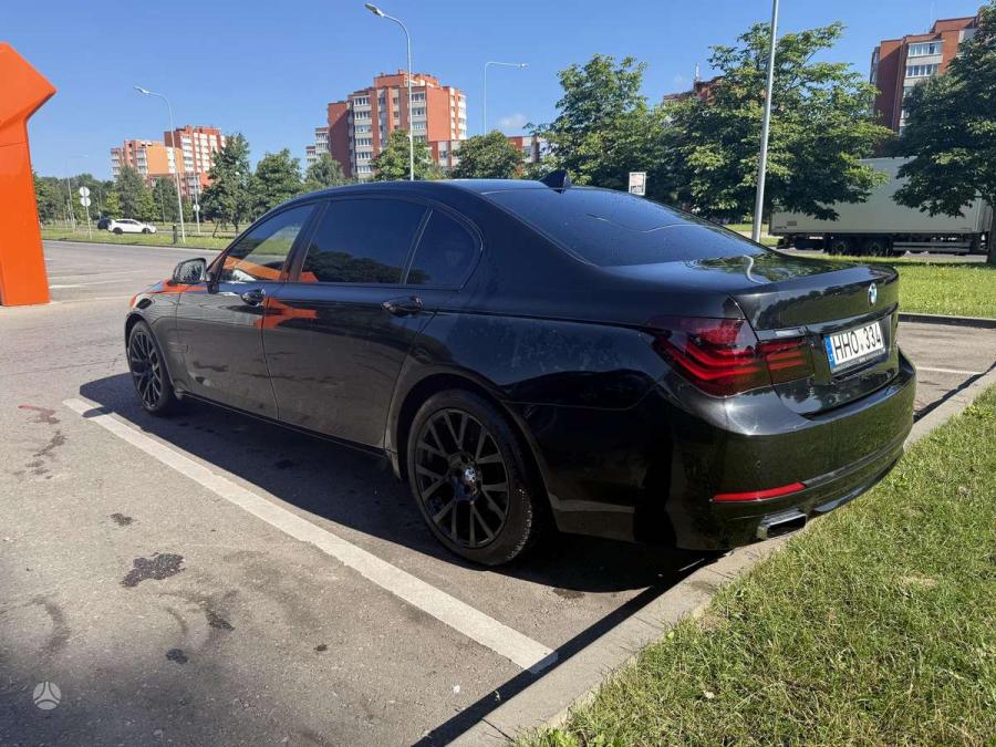 Melns BMW 750 2014 Klaipėda, ar dzinēja tilpumu 2.99 L un nobraukumu 200 tūkst. km par 22000 €, foto 7 vietnē AUTOMOTO.COM.LV