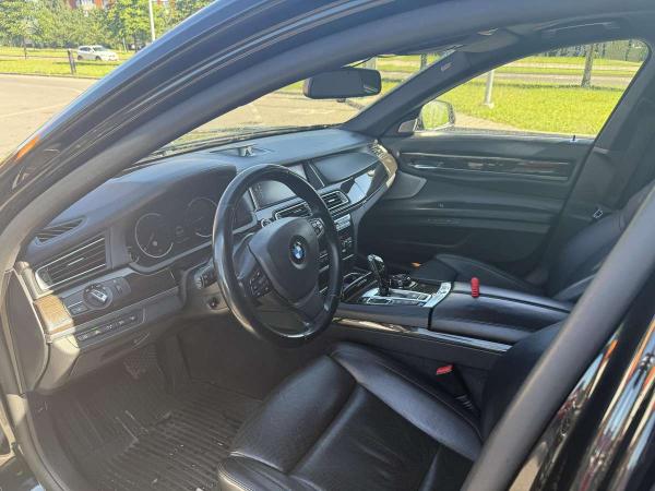 Melns BMW 750 2014 Klaipėda, ar dzinēja tilpumu 2.99 L un nobraukumu 200 tūkst. km par 22000 €, foto 9 vietnē AUTOMOTO.COM.LV