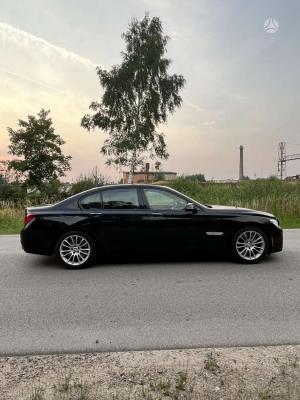 Black BMW 750 2014 in Kaunas, with an engine capacity of 4.40 L and mileage of 247 thousand km for 7100 €, photo 7 on AUTOMOTO.COM.LV