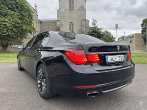 Melns BMW 750 2014 Tallina, ar dzinēja tilpumu 2.99 L un nobraukumu 296 tūkst. km par 12889 €, foto 12 vietnē AUTOMOTO.COM.LV