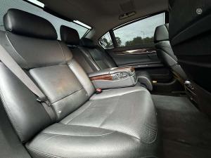 Melns BMW 750 2014 Tallina, ar dzinēja tilpumu 2.99 L un nobraukumu 296 tūkst. km par 12889 €, foto 28 vietnē AUTOMOTO.COM.LV