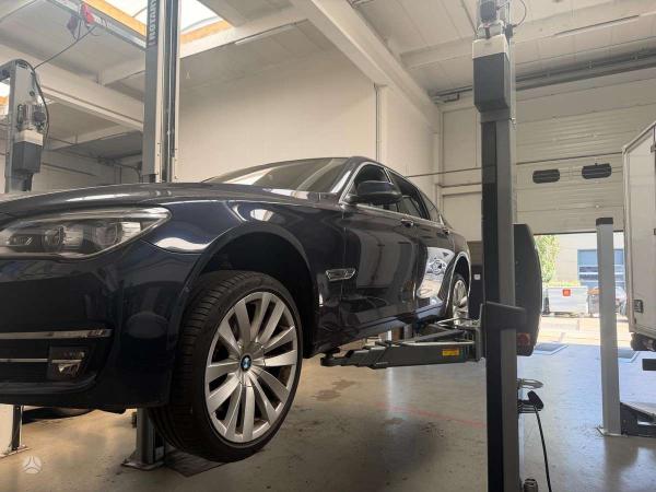 Melns BMW 750 2015 Kauņa, ar dzinēja tilpumu 2.99 L un nobraukumu 124 tūkst. km par 14650 €, foto 8 vietnē AUTOMOTO.COM.LV