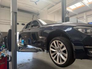 Melns BMW 750 2015 Kauņa, ar dzinēja tilpumu 2.99 L un nobraukumu 124 tūkst. km par 14650 €, foto 11 vietnē AUTOMOTO.COM.LV