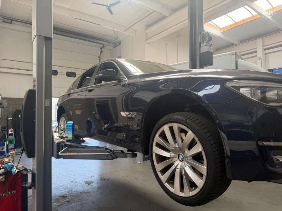 Melns BMW 750 2015 Kauņa, ar dzinēja tilpumu 2.99 L un nobraukumu 124 tūkst. km par 14650 €, foto 11 vietnē AUTOMOTO.COM.LV