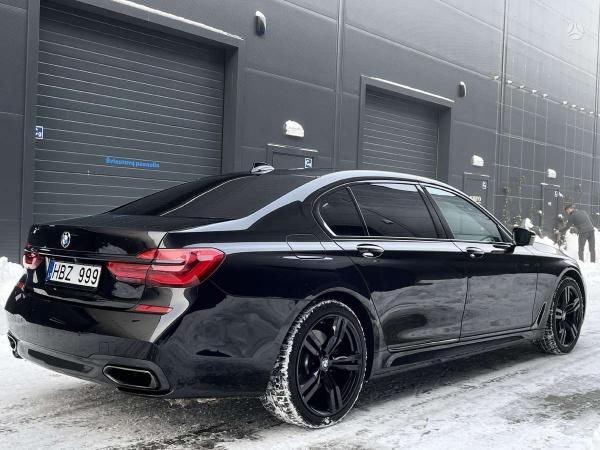 Melns BMW 750 2016 Klaipėda, ar dzinēja tilpumu 4.40 L un nobraukumu 179 tūkst. km par 24000 €, foto 3 vietnē AUTOMOTO.COM.LV