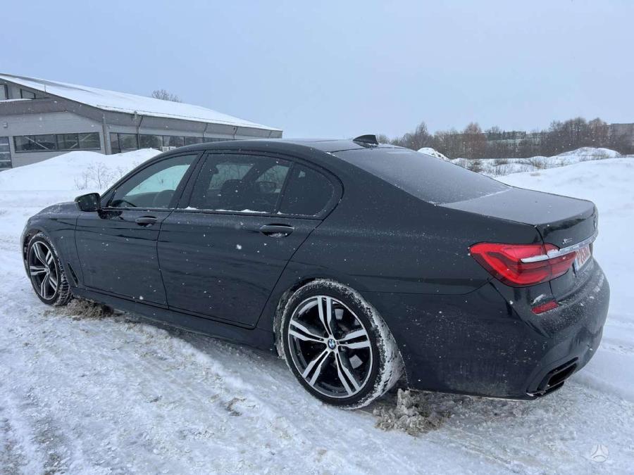 Melns BMW 750 2016 Šauļi, ar dzinēja tilpumu 4.40 L un nobraukumu 184 tūkst. km par 23000 €, foto 7 vietnē AUTOMOTO.COM.LV