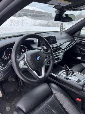 Melns BMW 750 2016 Šauļi, ar dzinēja tilpumu 4.40 L un nobraukumu 184 tūkst. km par 23000 €, foto 11 vietnē AUTOMOTO.COM.LV