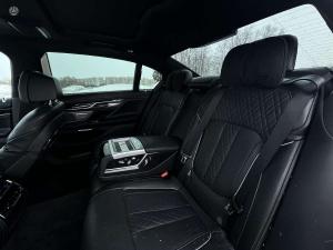 Melns BMW 750 2016 Šauļi, ar dzinēja tilpumu 4.40 L un nobraukumu 184 tūkst. km par 23000 €, foto 17 vietnē AUTOMOTO.COM.LV