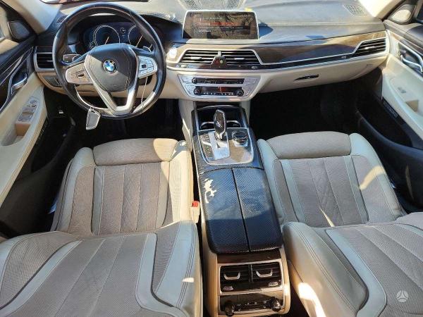 Melns BMW 750 2016 Viļņa, ar dzinēja tilpumu 4.40 L un nobraukumu 246 tūkst. km par 9999 €, foto 10 vietnē AUTOMOTO.COM.LV