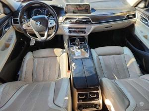 Black BMW 750 2016 in Vilnius, with an engine capacity of 4.40 L and mileage of 246 thousand km for 9999 €, photo 10 on AUTOMOTO.COM.LV