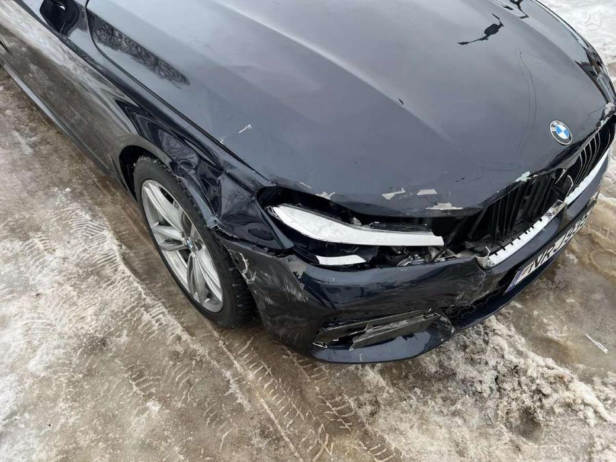 Melns BMW 750 2016 Kauņa, ar dzinēja tilpumu 4.40 L un nobraukumu 150 tūkst. km par 12400 €, foto 6 vietnē AUTOMOTO.COM.LV