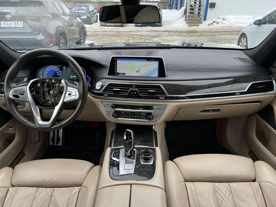 Melns BMW 750 2016 Kauņa, ar dzinēja tilpumu 4.40 L un nobraukumu 150 tūkst. km par 12400 €, foto 16 vietnē AUTOMOTO.COM.LV