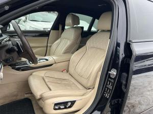 Melns BMW 750 2016 Kauņa, ar dzinēja tilpumu 4.40 L un nobraukumu 150 tūkst. km par 12400 €, foto 18 vietnē AUTOMOTO.COM.LV