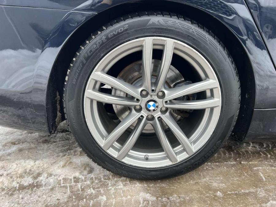 Melns BMW 750 2016 Kauņa, ar dzinēja tilpumu 4.40 L un nobraukumu 150 tūkst. km par 12400 €, foto 38 vietnē AUTOMOTO.COM.LV