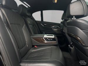Melns BMW 750 2016 Viļņa, ar dzinēja tilpumu 3.00 L un nobraukumu 302 tūkst. km par 17999 €, foto 10 vietnē AUTOMOTO.COM.LV