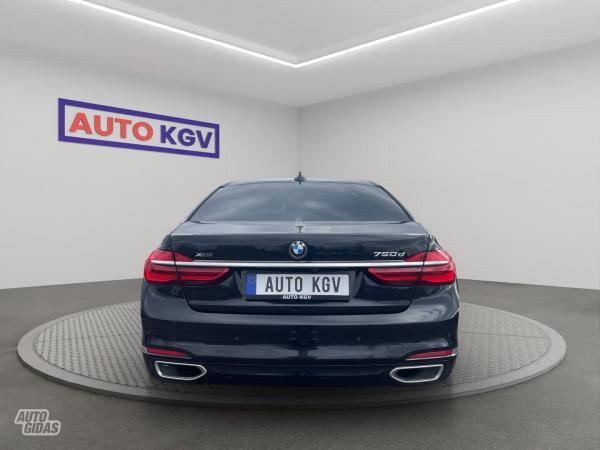 Black BMW 750 2016 in Vilnius, with an engine capacity of 3.00 L and mileage of 302 thousand km for 17999 €, photo 4 on AUTOMOTO.COM.LV