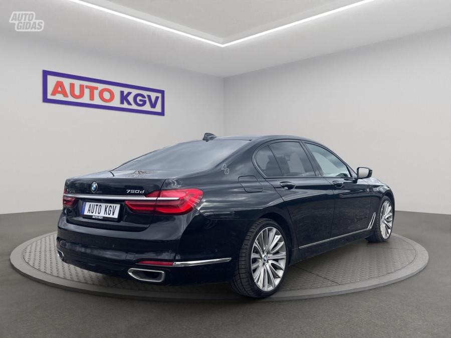 Melns BMW 750 2016 Viļņa, ar dzinēja tilpumu 3.00 L un nobraukumu 302 tūkst. km par 17999 €, foto 6 vietnē AUTOMOTO.COM.LV