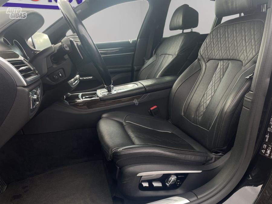 Melns BMW 750 2016 Viļņa, ar dzinēja tilpumu 3.00 L un nobraukumu 302 tūkst. km par 17999 €, foto 15 vietnē AUTOMOTO.COM.LV