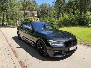 Black BMW 750 2016 in Vilnius, with an engine capacity of 4.40 L and mileage of 127 thousand km for 20500 €, photo 10 on AUTOMOTO.COM.LV