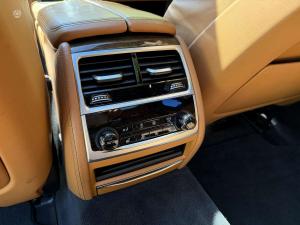 Black BMW 750 2016 in Vilnius, with an engine capacity of 4.40 L and mileage of 127 thousand km for 20500 €, photo 24 on AUTOMOTO.COM.LV