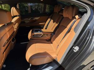 Black BMW 750 2016 in Vilnius, with an engine capacity of 4.40 L and mileage of 127 thousand km for 20500 €, photo 26 on AUTOMOTO.COM.LV