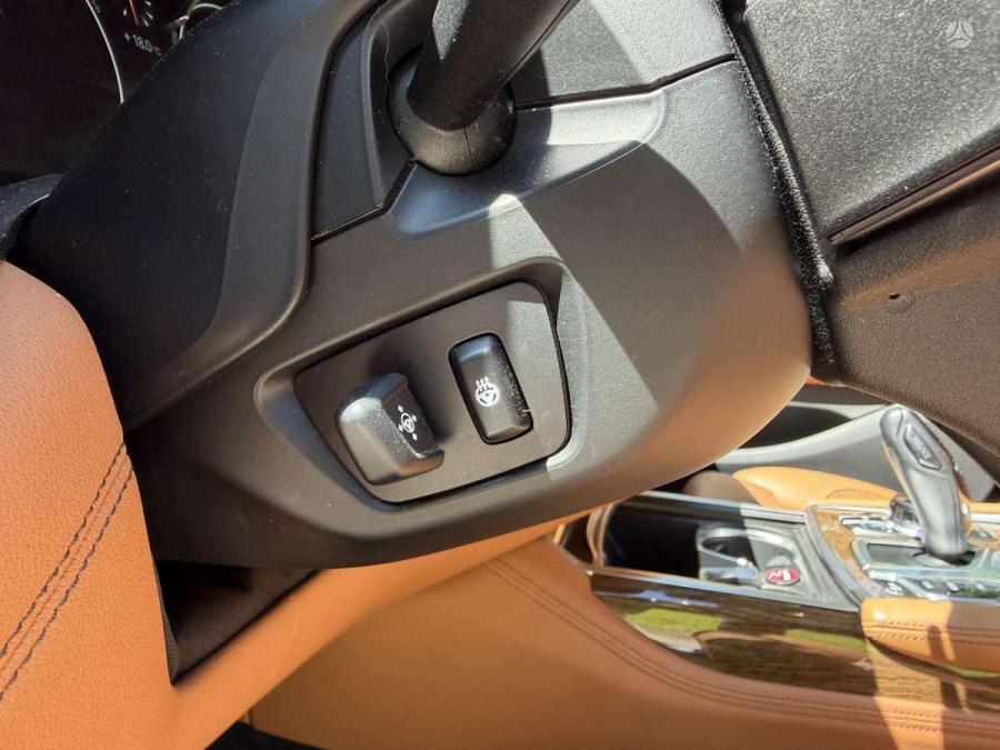 Black BMW 750 2016 in Vilnius, with an engine capacity of 4.40 L and mileage of 127 thousand km for 20500 €, photo 35 on AUTOMOTO.COM.LV