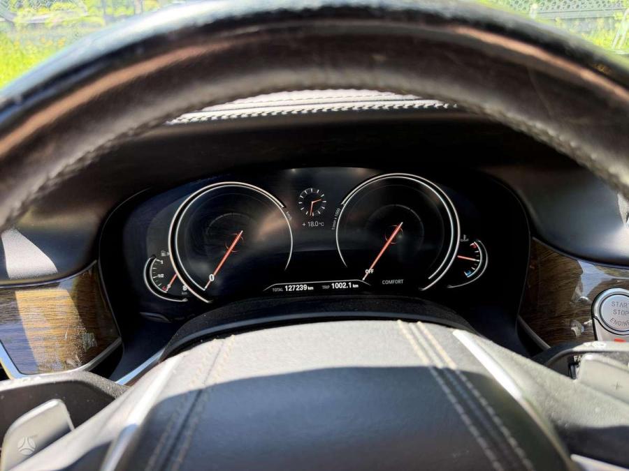 Black BMW 750 2016 in Vilnius, with an engine capacity of 4.40 L and mileage of 127 thousand km for 20500 €, photo 43 on AUTOMOTO.COM.LV