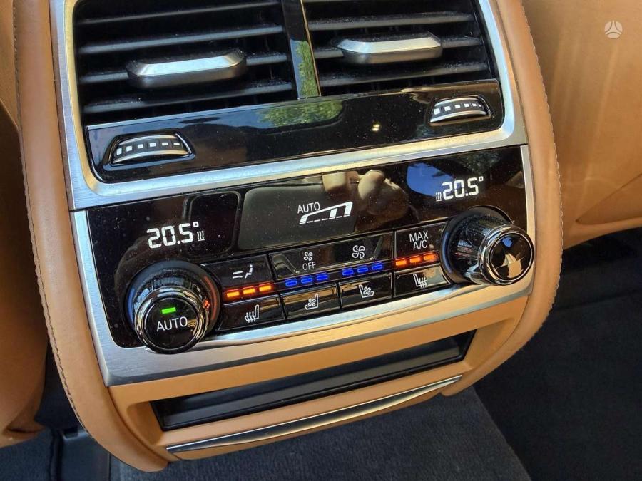 Black BMW 750 2016 in Vilnius, with an engine capacity of 4.40 L and mileage of 127 thousand km for 20500 €, photo 46 on AUTOMOTO.COM.LV