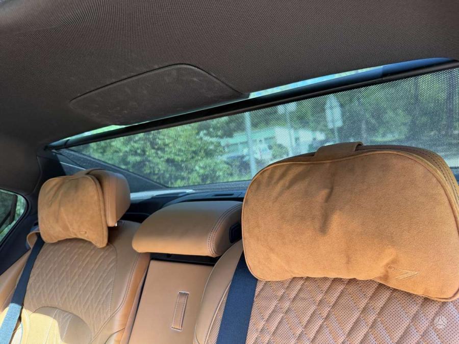 Black BMW 750 2016 in Vilnius, with an engine capacity of 4.40 L and mileage of 127 thousand km for 20500 €, photo 50 on AUTOMOTO.COM.LV