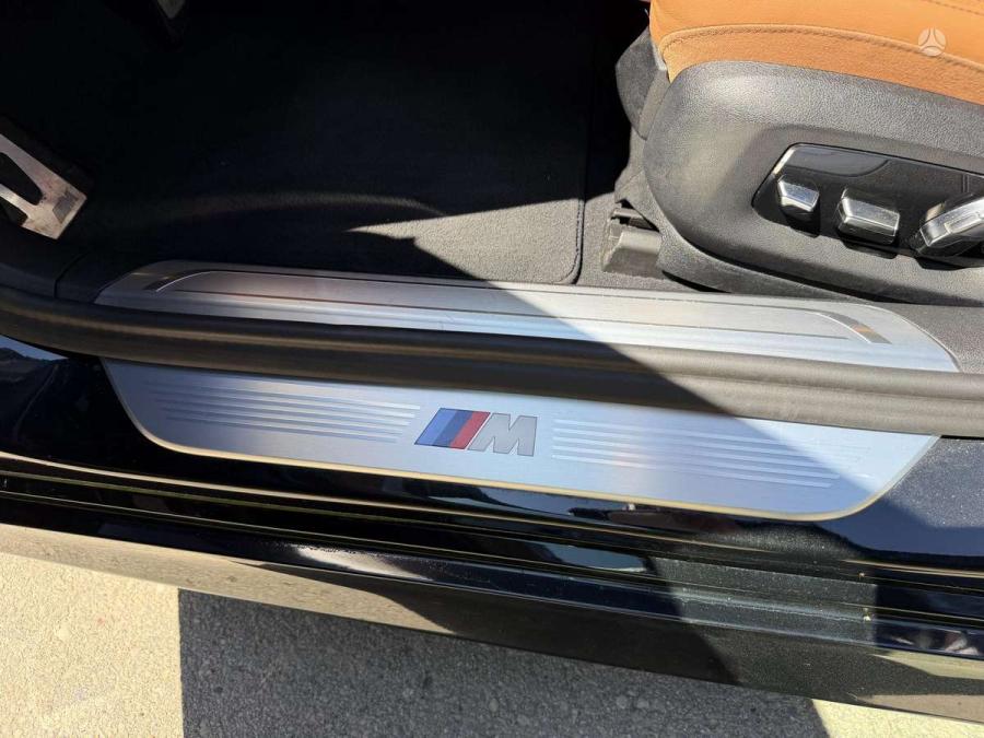 Black BMW 750 2016 in Vilnius, with an engine capacity of 4.40 L and mileage of 127 thousand km for 20500 €, photo 53 on AUTOMOTO.COM.LV