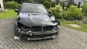 Black BMW 750 2016 in Kaunas, with an engine capacity of 4.40 L and mileage of 90 thousand km for 9750 €, photo 7 on AUTOMOTO.COM.LV