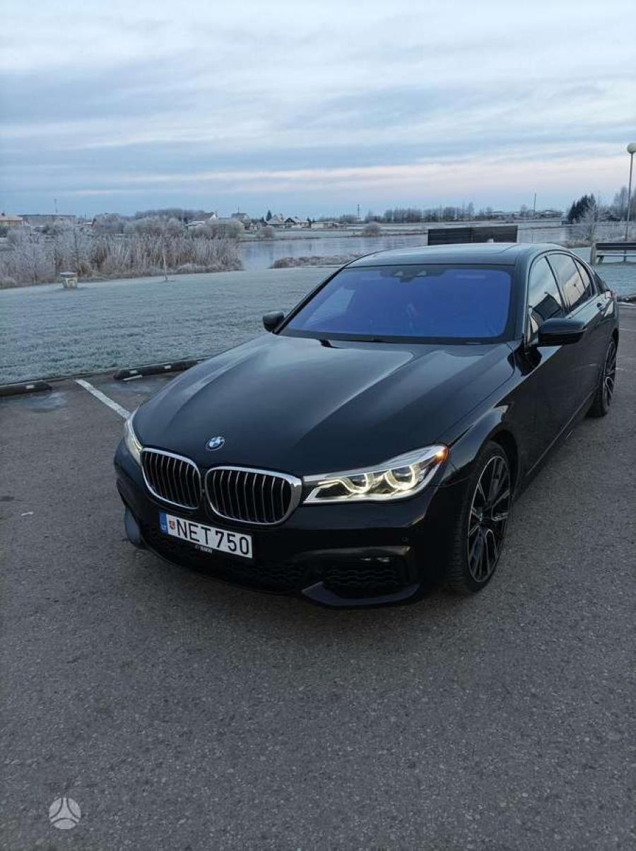 Black BMW 750 2016 in Vilnius, with an engine capacity of 4.40 L and mileage of 205 thousand km for 26000 €, photo 1 on AUTOMOTO.COM.LV