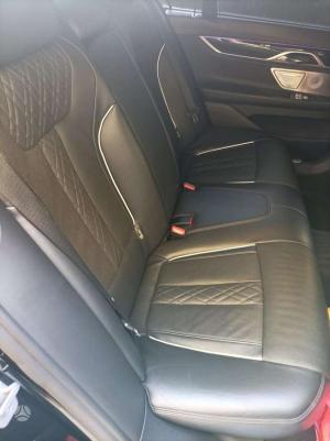 Black BMW 750 2016 in Vilnius, with an engine capacity of 4.40 L and mileage of 205 thousand km for 26000 €, photo 15 on AUTOMOTO.COM.LV