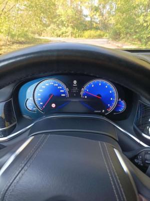 Black BMW 750 2016 in Vilnius, with an engine capacity of 4.40 L and mileage of 205 thousand km for 26000 €, photo 25 on AUTOMOTO.COM.LV