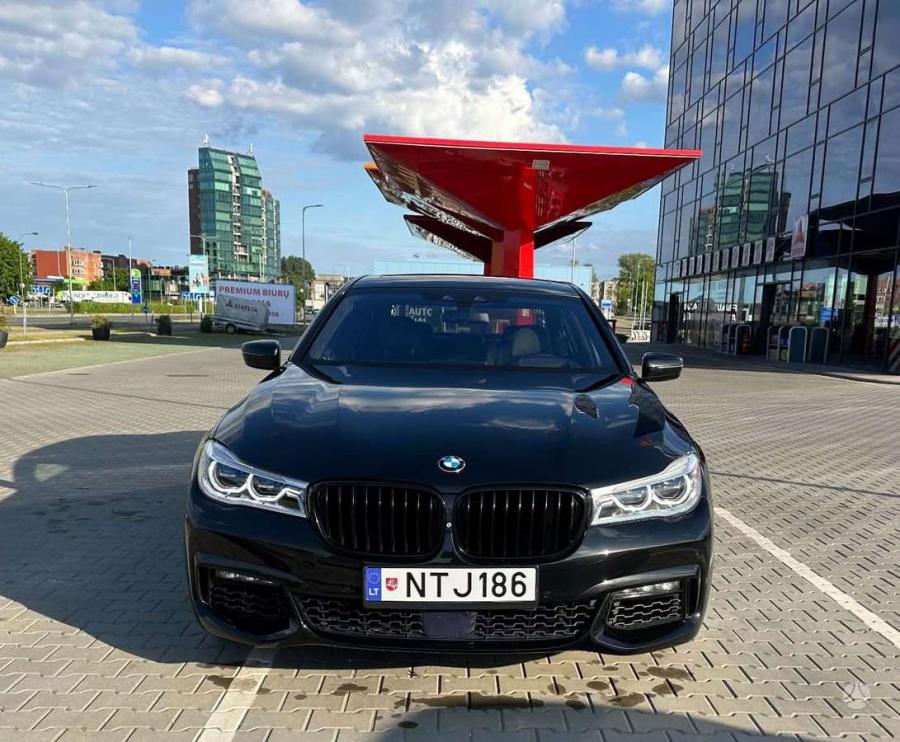 Melns BMW 750 2016 Klaipėda, ar dzinēja tilpumu 4.40 L un nobraukumu 125 tūkst. km par 23500 €, foto 3 vietnē AUTOMOTO.COM.LV