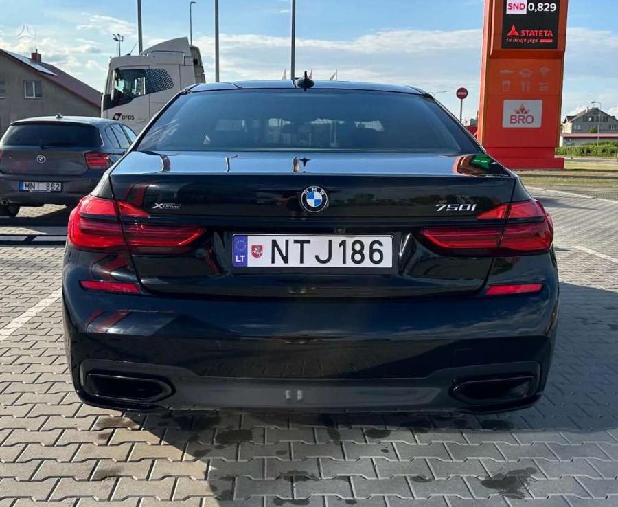Melns BMW 750 2016 Klaipėda, ar dzinēja tilpumu 4.40 L un nobraukumu 125 tūkst. km par 23500 €, foto 4 vietnē AUTOMOTO.COM.LV