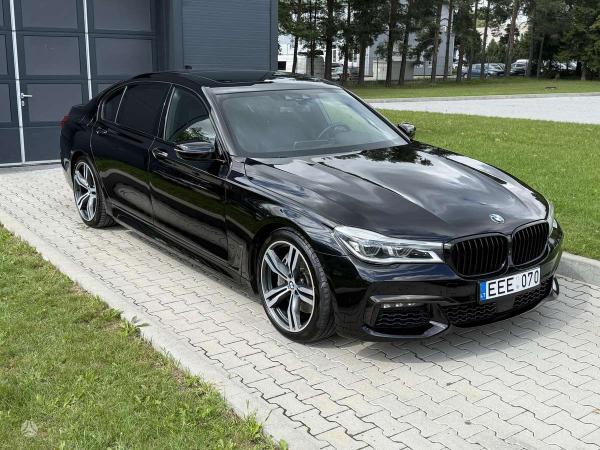 Black BMW 750 2016 in Siauliai, with an engine capacity of 4.40 L and mileage of 187 thousand km for 26000 €, photo 1 on AUTOMOTO.COM.LV