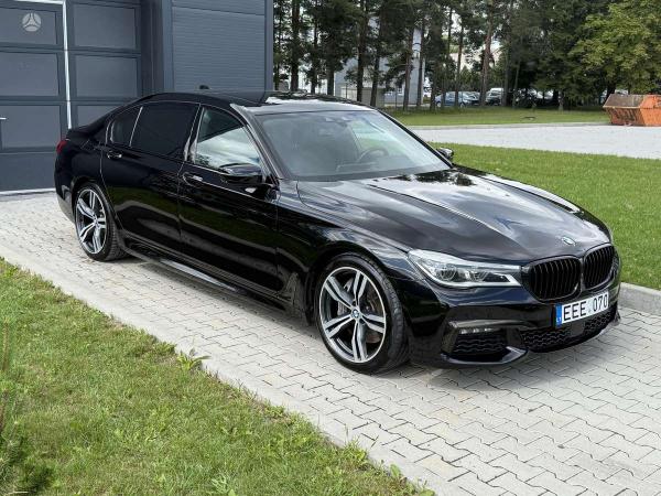 Black BMW 750 2016 in Siauliai, with an engine capacity of 4.40 L and mileage of 187 thousand km for 26000 €, photo 2 on AUTOMOTO.COM.LV