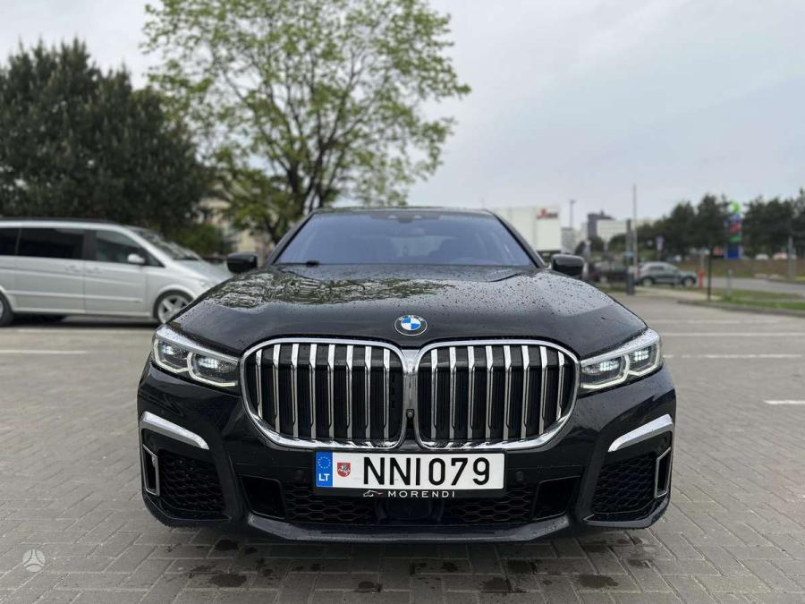 Melns BMW 750 2016 Viļņa, ar dzinēja tilpumu 4.40 L un nobraukumu 194 tūkst. km par 24000 €, foto 3 vietnē AUTOMOTO.COM.LV
