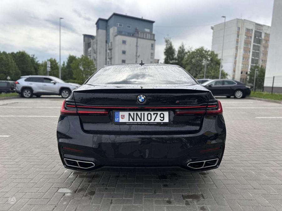 Melns BMW 750 2016 Viļņa, ar dzinēja tilpumu 4.40 L un nobraukumu 194 tūkst. km par 24000 €, foto 6 vietnē AUTOMOTO.COM.LV