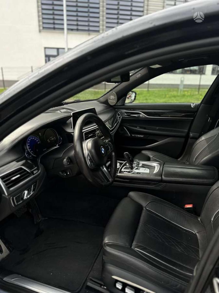 Melns BMW 750 2016 Viļņa, ar dzinēja tilpumu 4.40 L un nobraukumu 194 tūkst. km par 24000 €, foto 10 vietnē AUTOMOTO.COM.LV