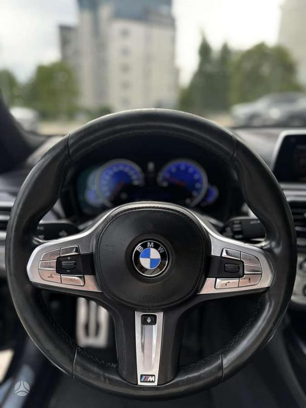 Melns BMW 750 2016 Viļņa, ar dzinēja tilpumu 4.40 L un nobraukumu 194 tūkst. km par 24000 €, foto 11 vietnē AUTOMOTO.COM.LV
