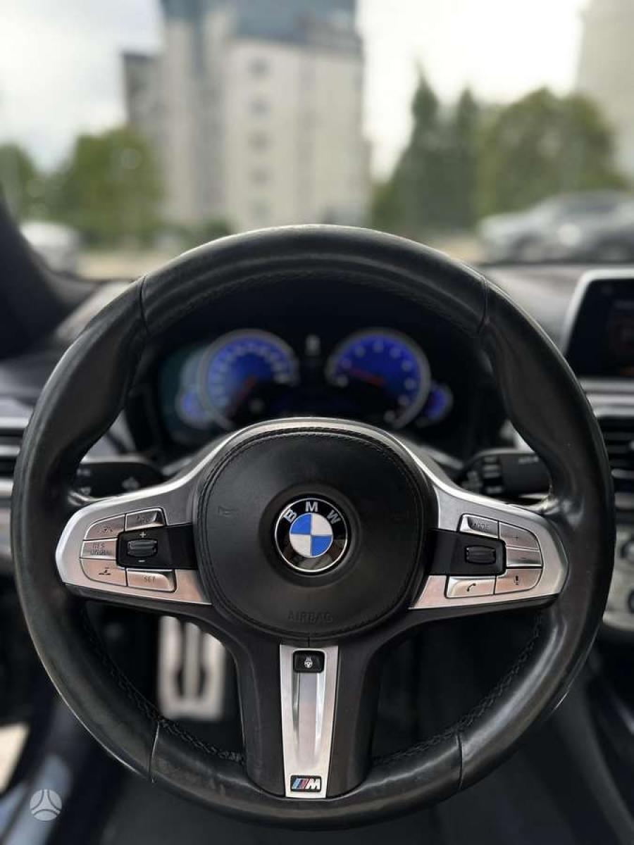 Melns BMW 750 2016 Viļņa, ar dzinēja tilpumu 4.40 L un nobraukumu 194 tūkst. km par 24000 €, foto 11 vietnē AUTOMOTO.COM.LV