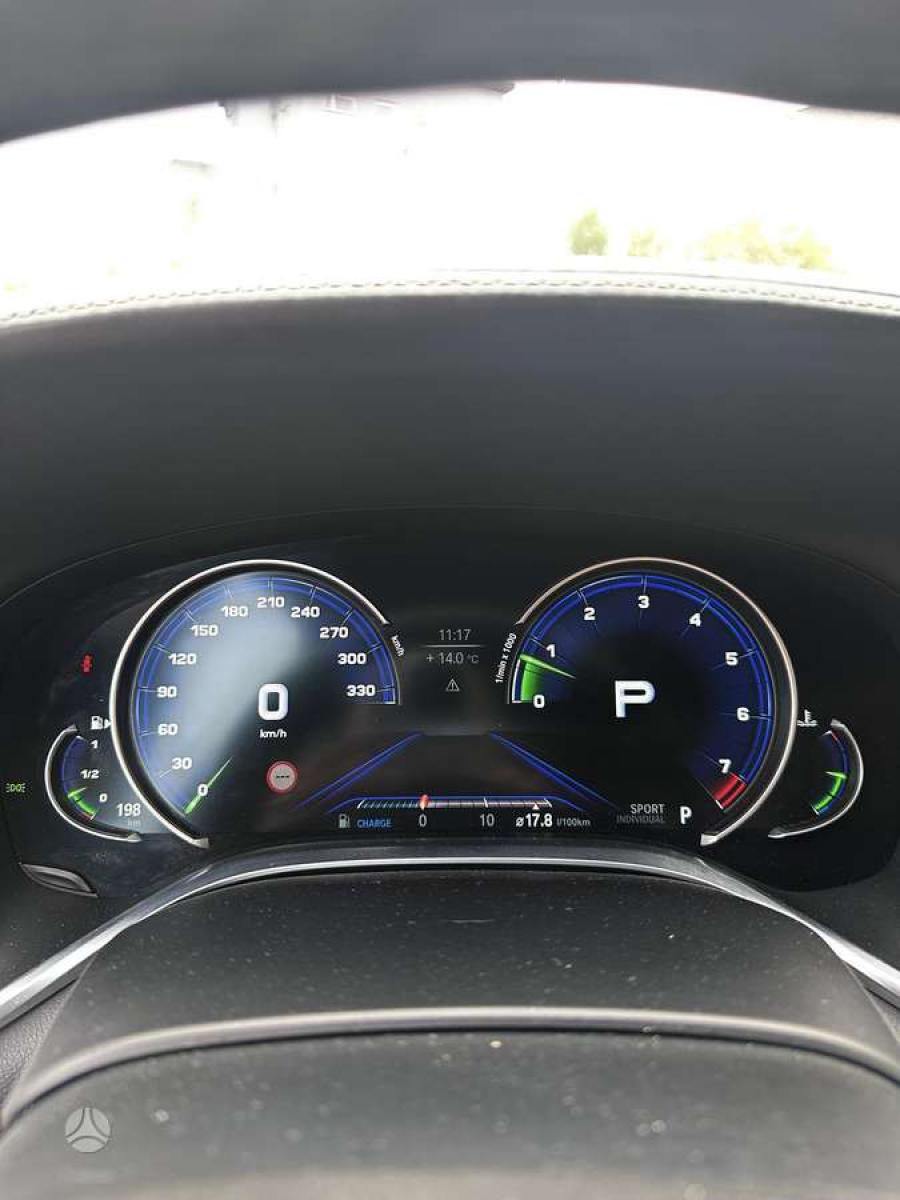Melns BMW 750 2016 Viļņa, ar dzinēja tilpumu 4.40 L un nobraukumu 194 tūkst. km par 24000 €, foto 14 vietnē AUTOMOTO.COM.LV