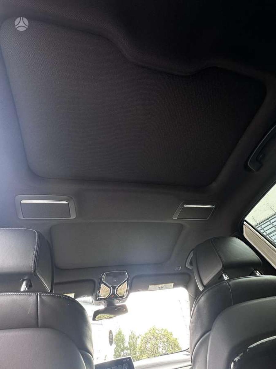 Melns BMW 750 2016 Viļņa, ar dzinēja tilpumu 4.40 L un nobraukumu 194 tūkst. km par 24000 €, foto 18 vietnē AUTOMOTO.COM.LV