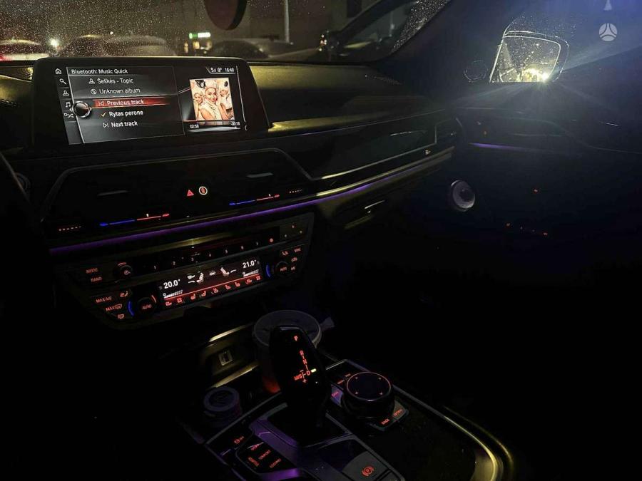 Melns BMW 750 2016 Viļņa, ar dzinēja tilpumu 4.40 L un nobraukumu 194 tūkst. km par 24000 €, foto 20 vietnē AUTOMOTO.COM.LV