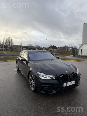 Black BMW 750 2017 in Daugavpils, with an engine capacity of 3.00 L and mileage of 159 thousand km for 35000 €, photo 2 on AUTOMOTO.COM.LV