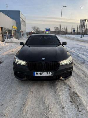 Melns BMW 750 2017 Klaipėda, ar dzinēja tilpumu 4.40 L un nobraukumu 168 tūkst. km par 22500 €, foto 3 vietnē AUTOMOTO.COM.LV